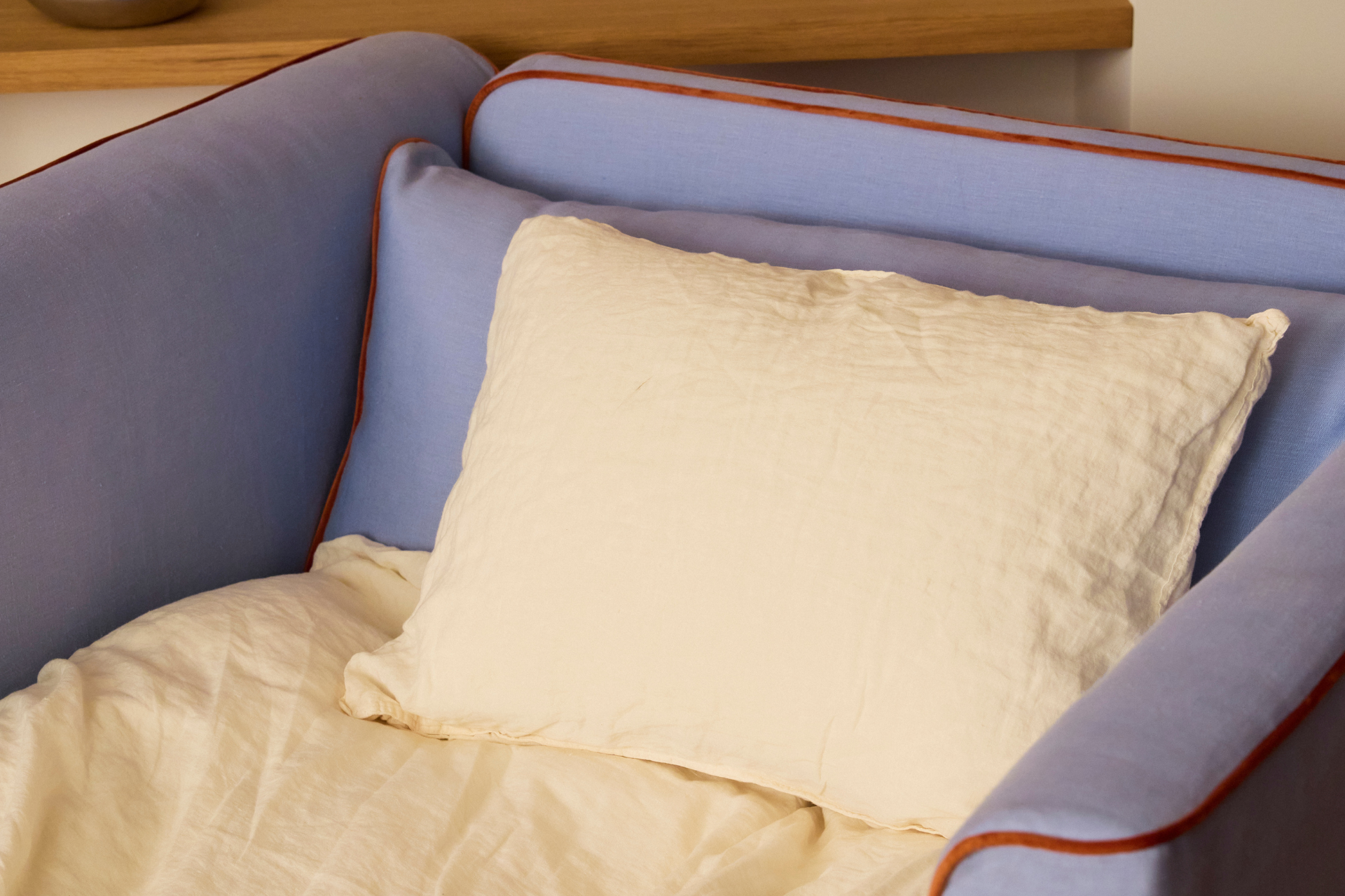 The Eclipse Sleeper Chair in Hemp – Sabai Design